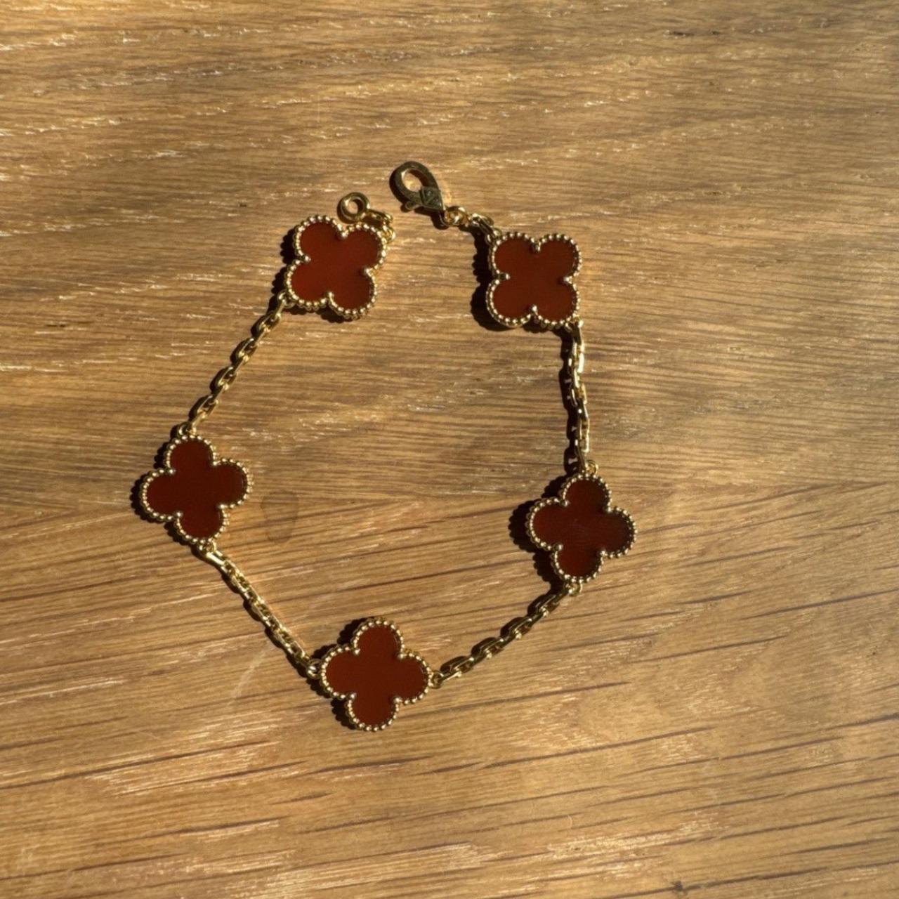 VAN CLEEF RED BRACLET, 5 MOTIFS - Depop