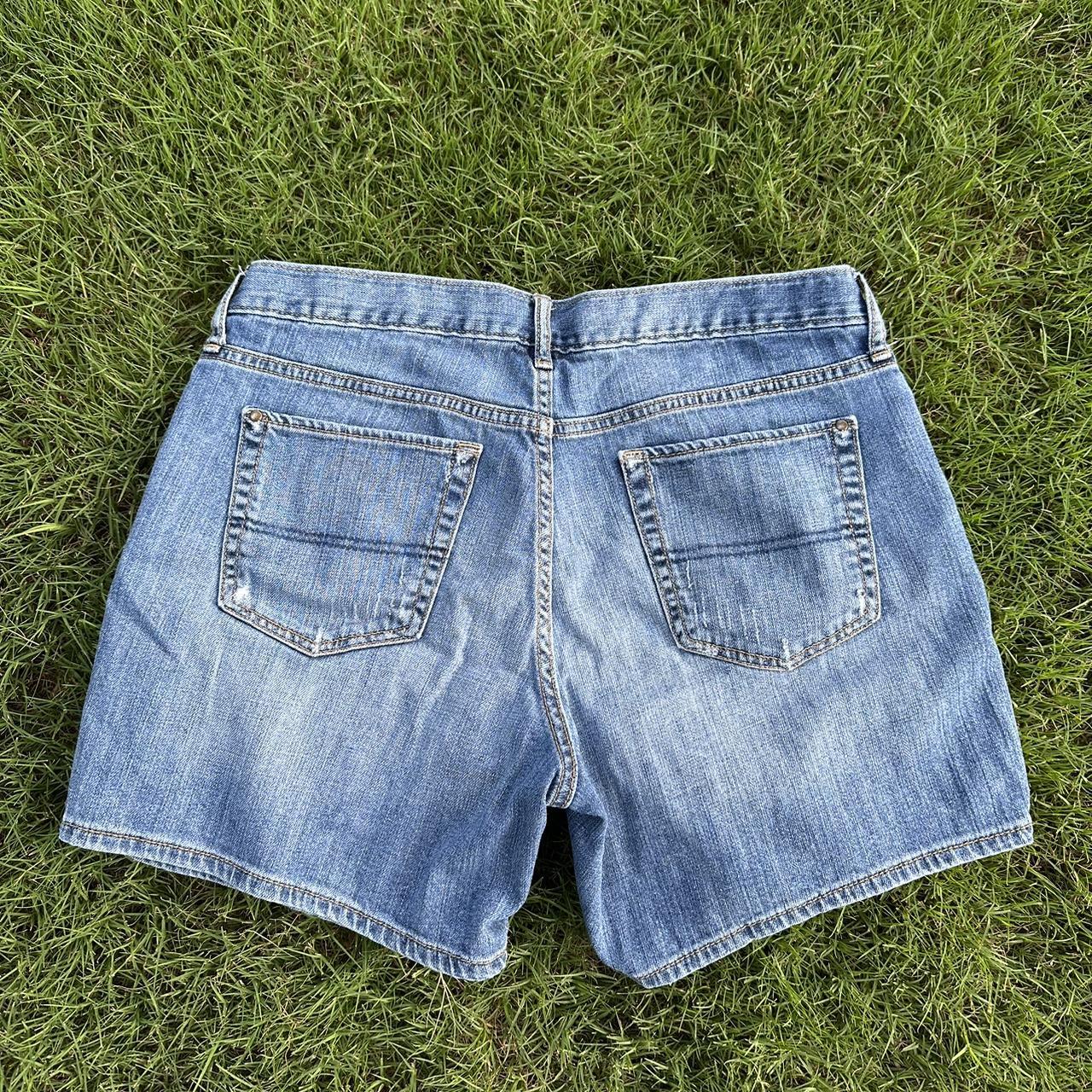 Eddie Bauer Women's Blue and Navy Shorts | Depop