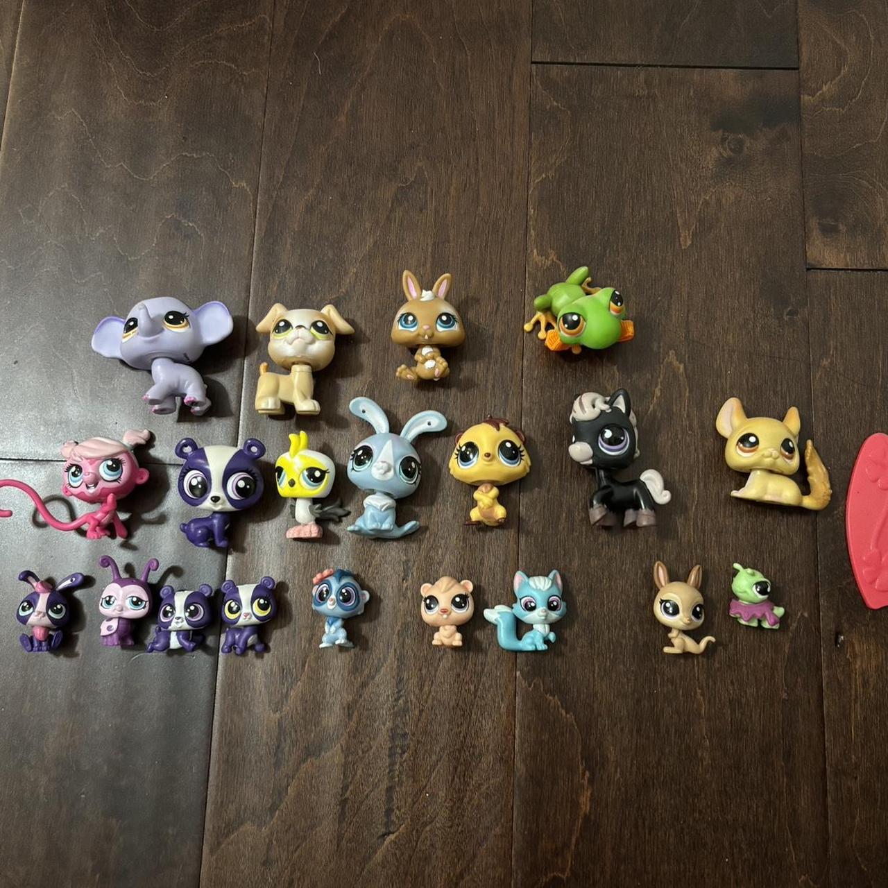 Lps lot selling the whole lot together ! 20pc if you... - Depop