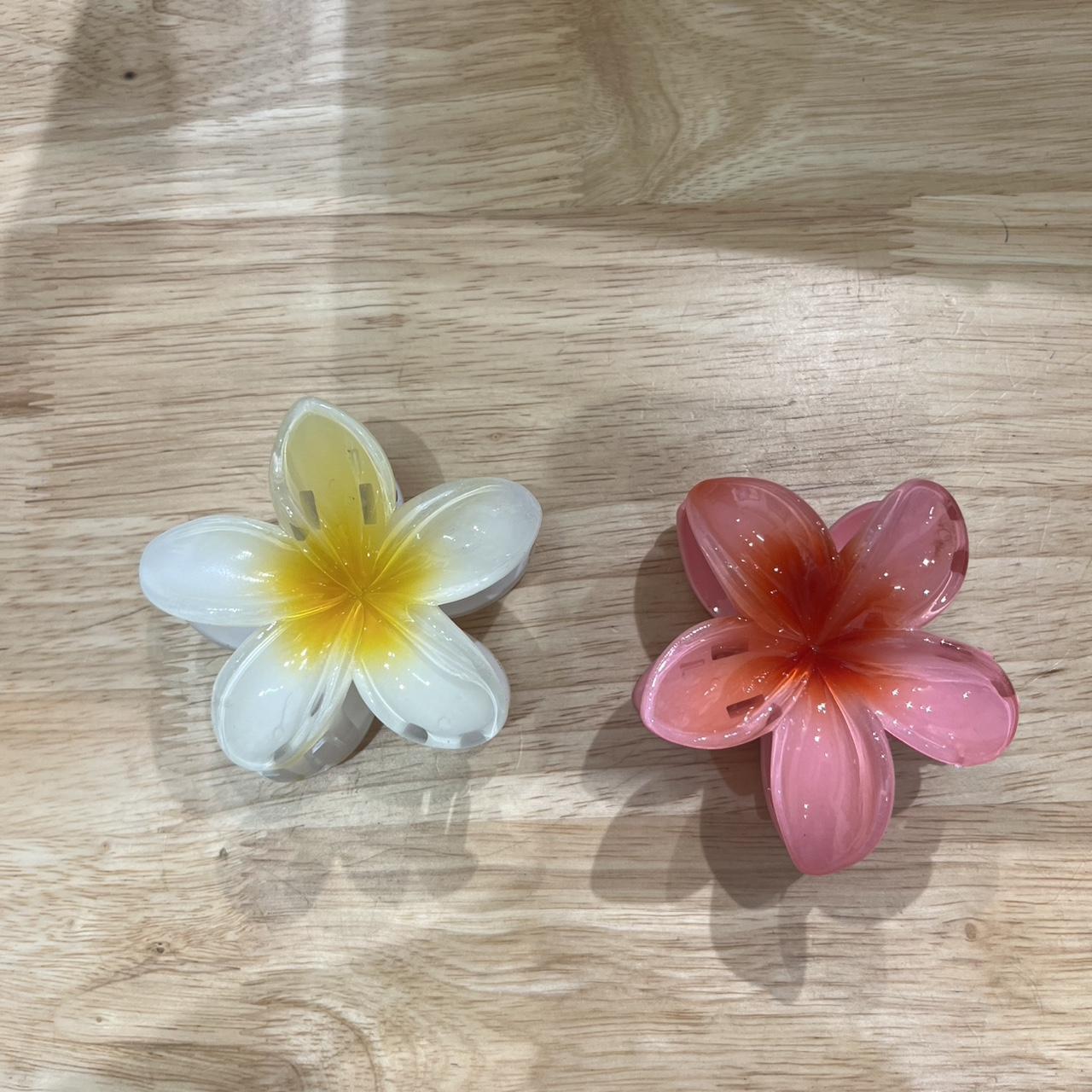 Flower claw clips, Beachy flower, Hawaiian, super... | Depop