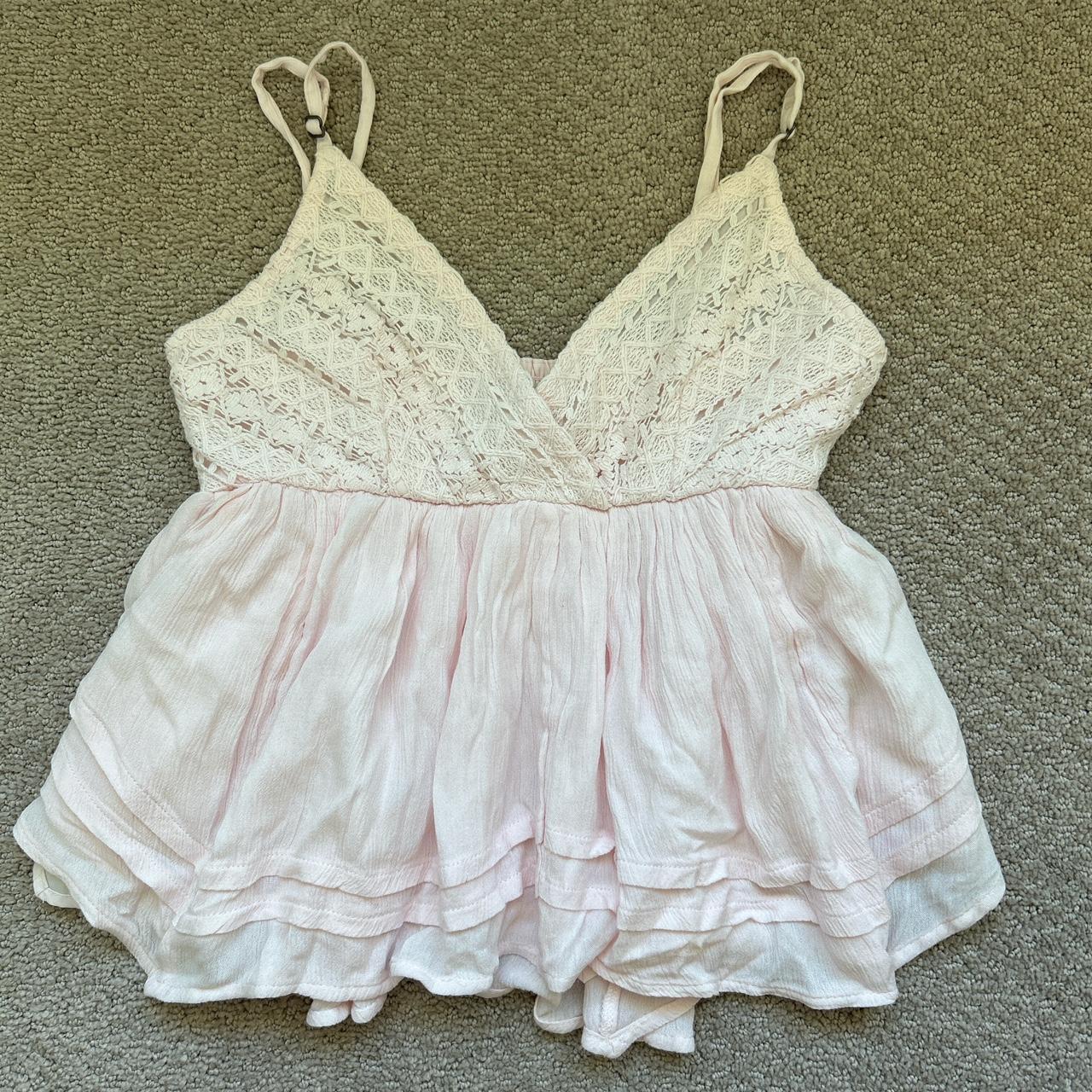 super cute pink flowy top perfect for summer! | Depop