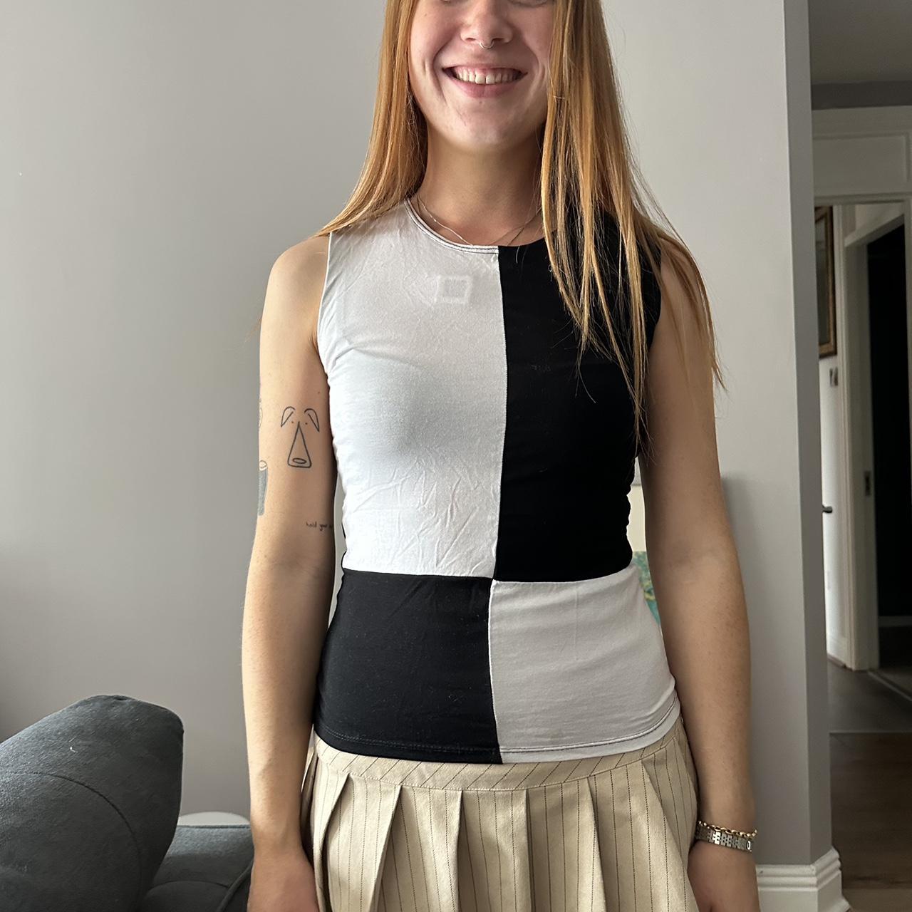 Super cute vintage New Look top Super flattering... - Depop