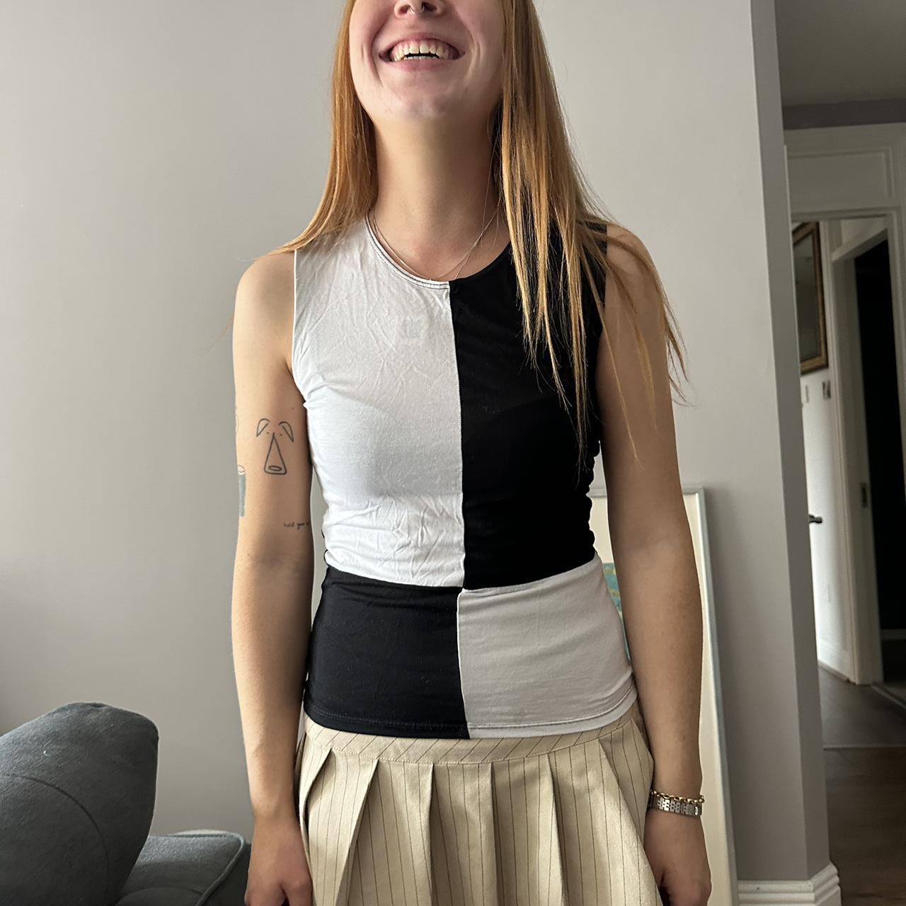 Super cute vintage New Look top Super flattering... - Depop