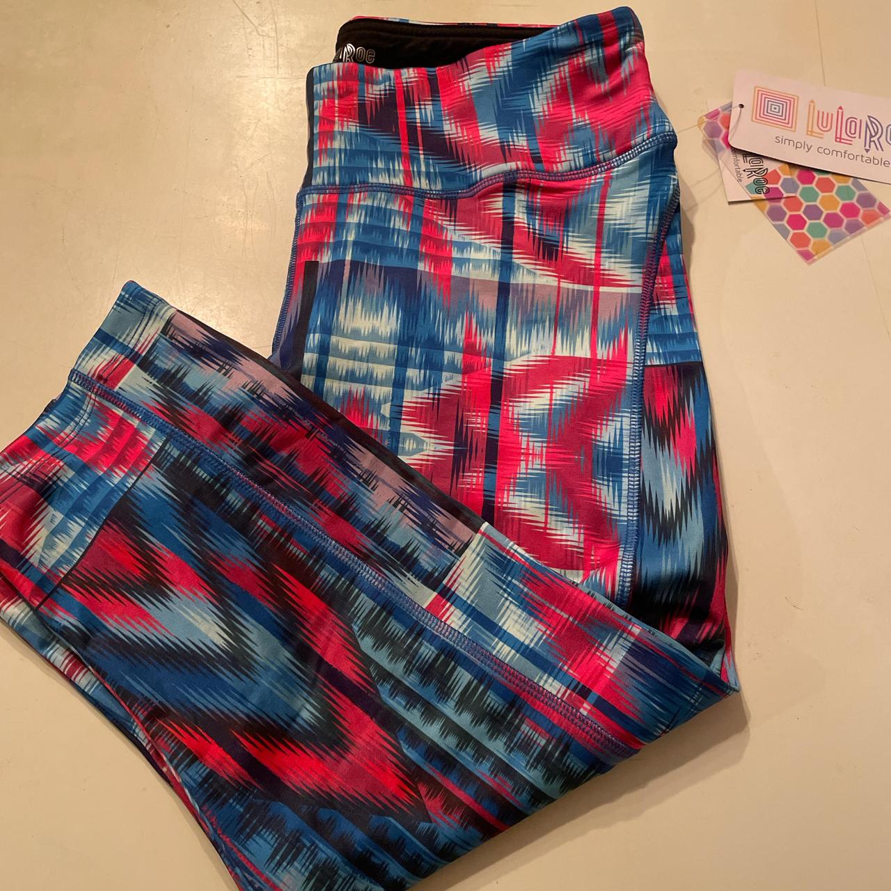 Lularoe Jade capri workout leggings size LARGE - Depop