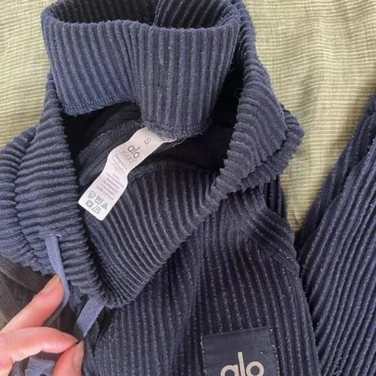 Alo Yoga Muse Set Navy Size small set - both... - Depop