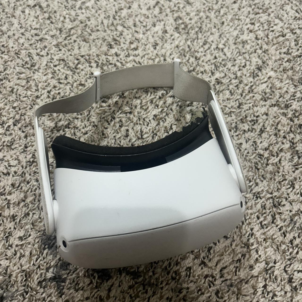 Oculus quest 2 Used No controller - Depop