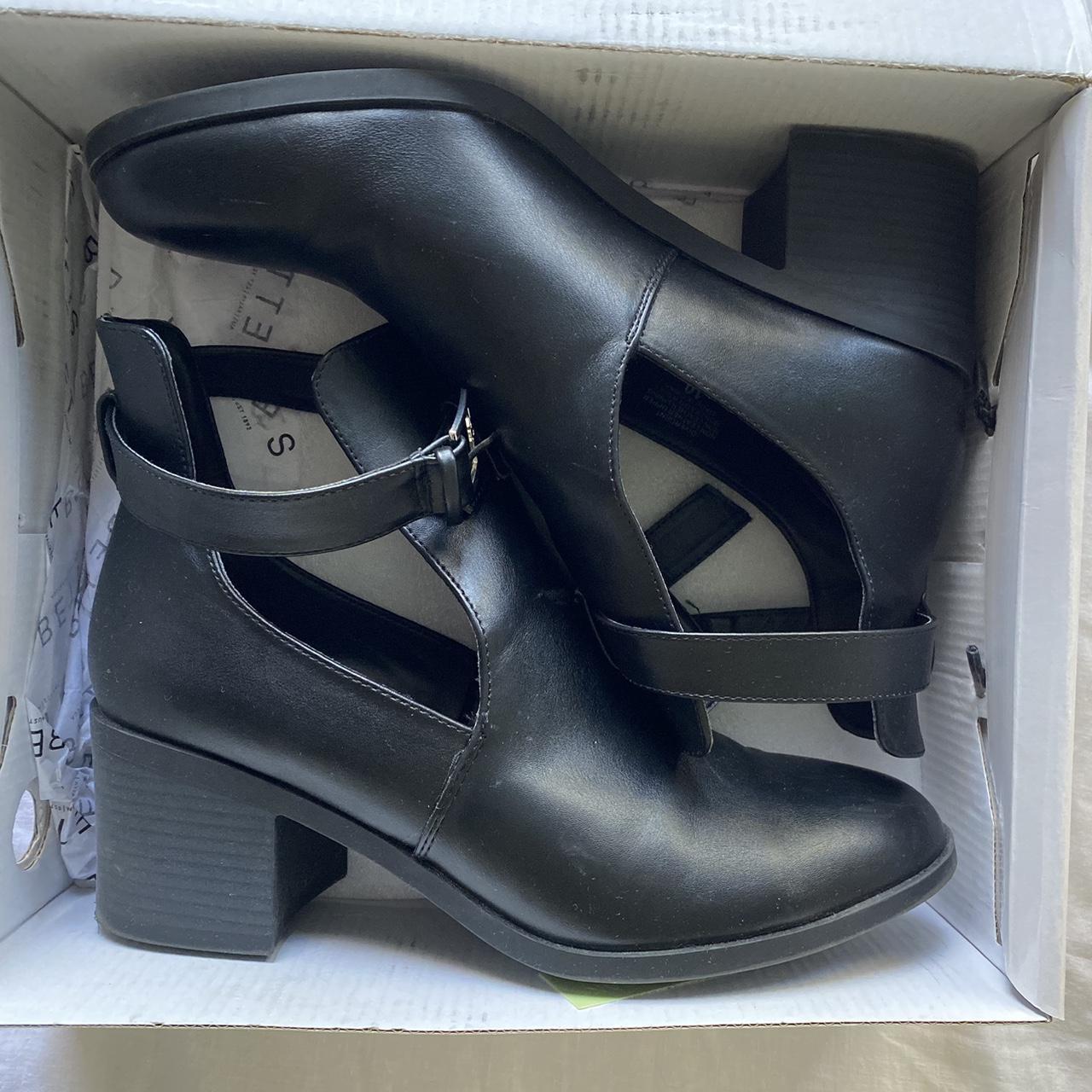 Betts Divergent cut out boots, size 10. Excellent... | Depop