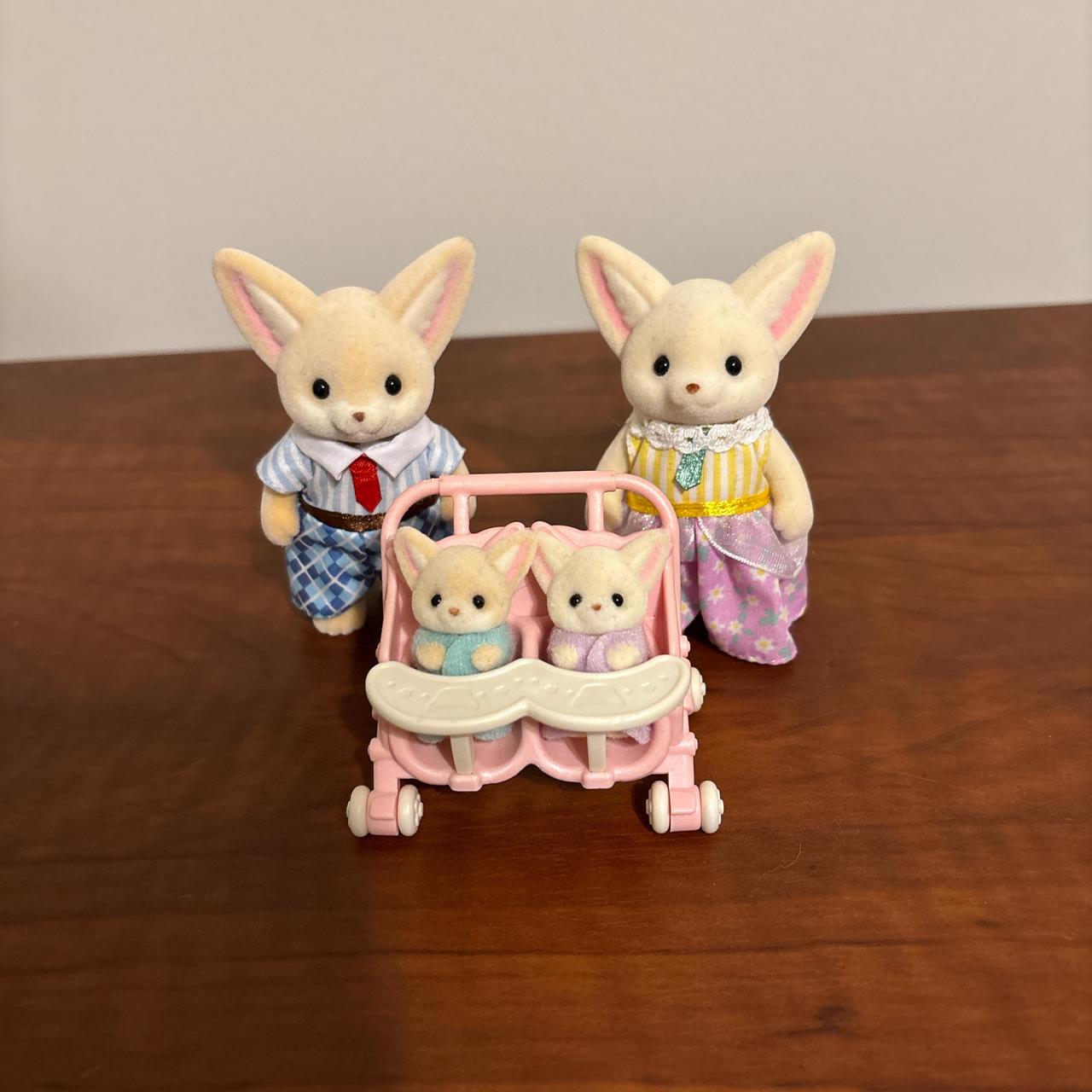 ༘ calico critters fennec fox family : ̗̀ dust... - Depop