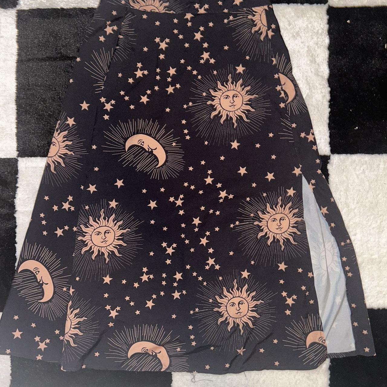 Black and tan sun & moon print maxi skirt - Depop