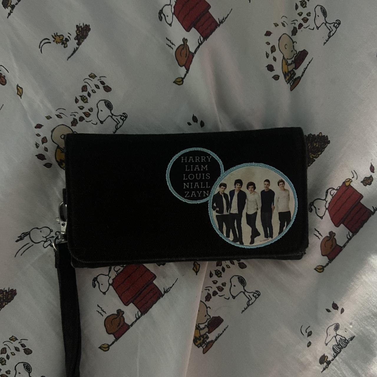 one direction wallet never used has a small stain... - Depop