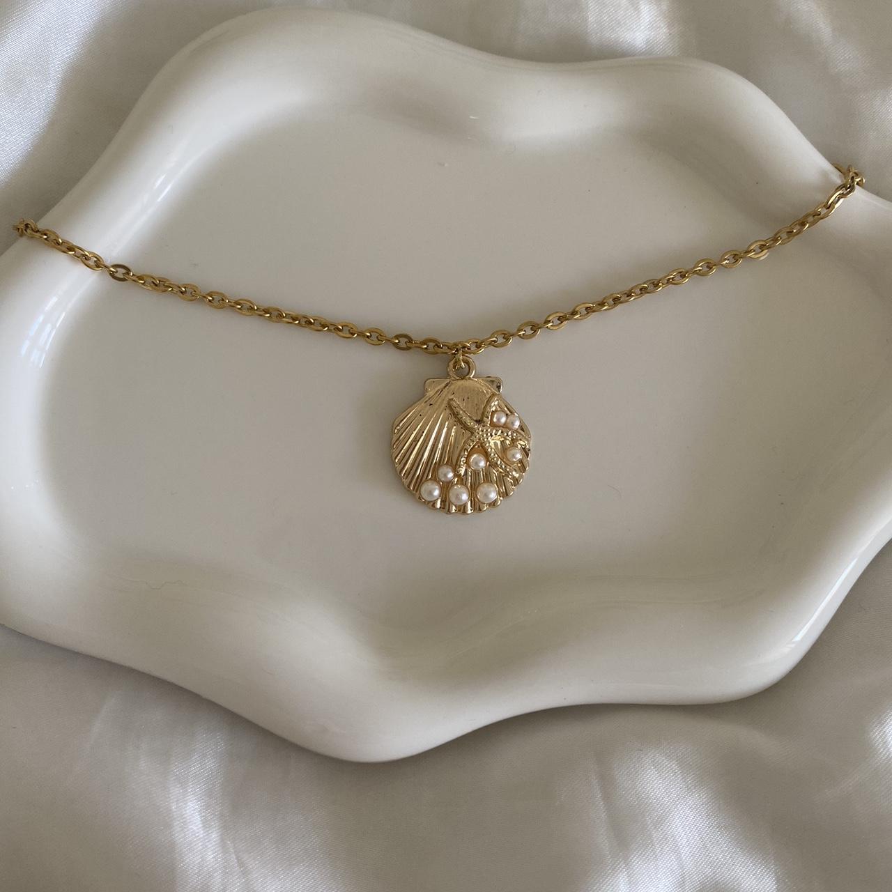 seashell charm necklace 🤍🐚 ⭐️stainless steel chain... - Depop