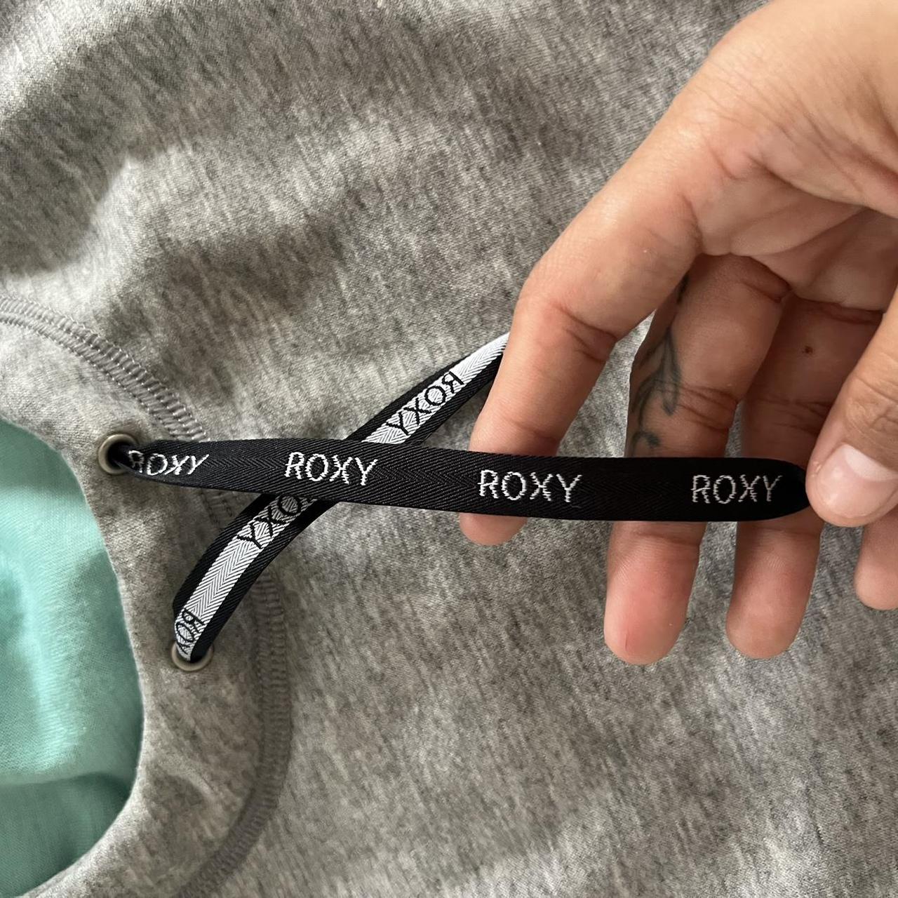 Roxy Hood Sleeve Accessory Keeps you nice and warm... | Depop