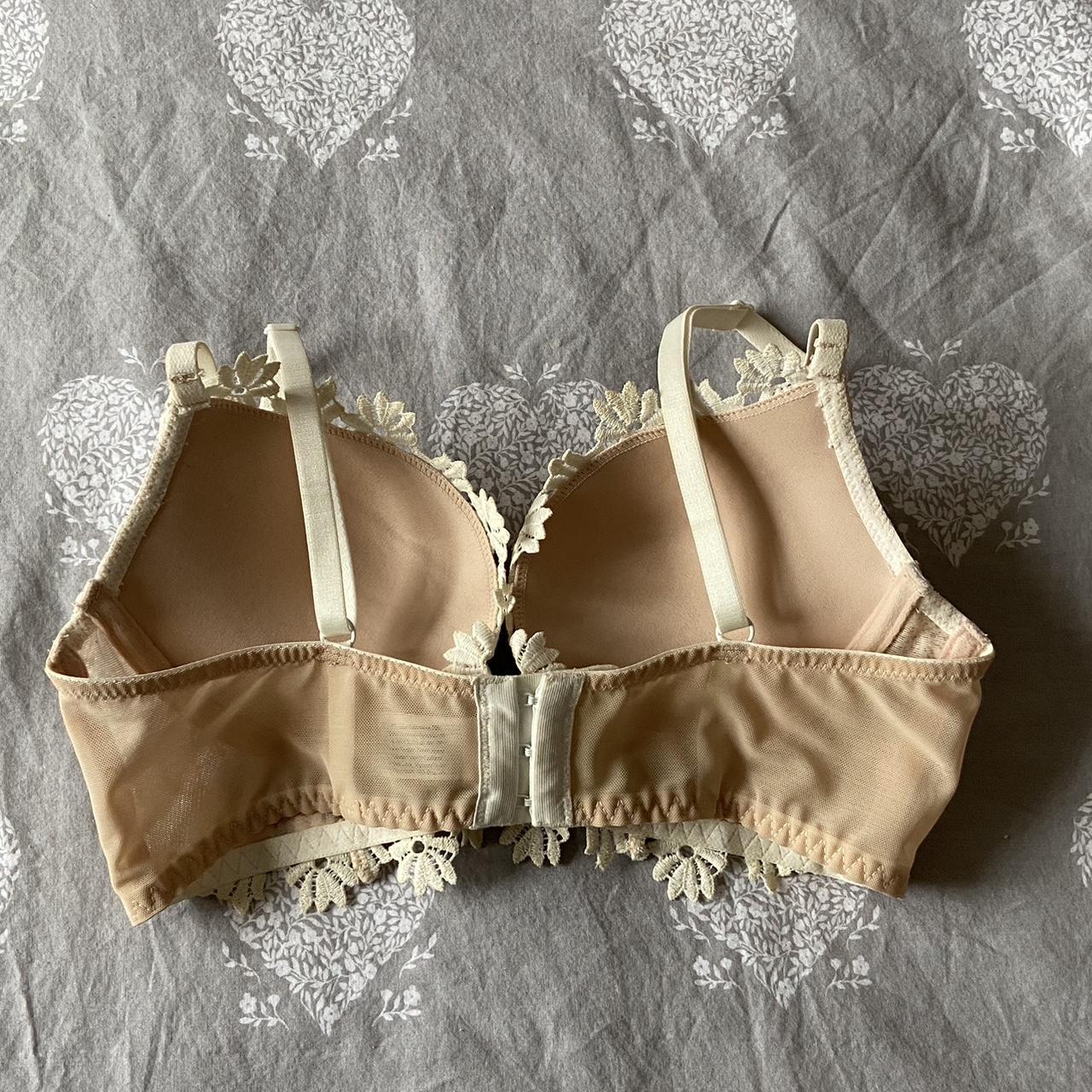 NEW LOOK LACE NUDE BRALET Size 32B (push... - Depop