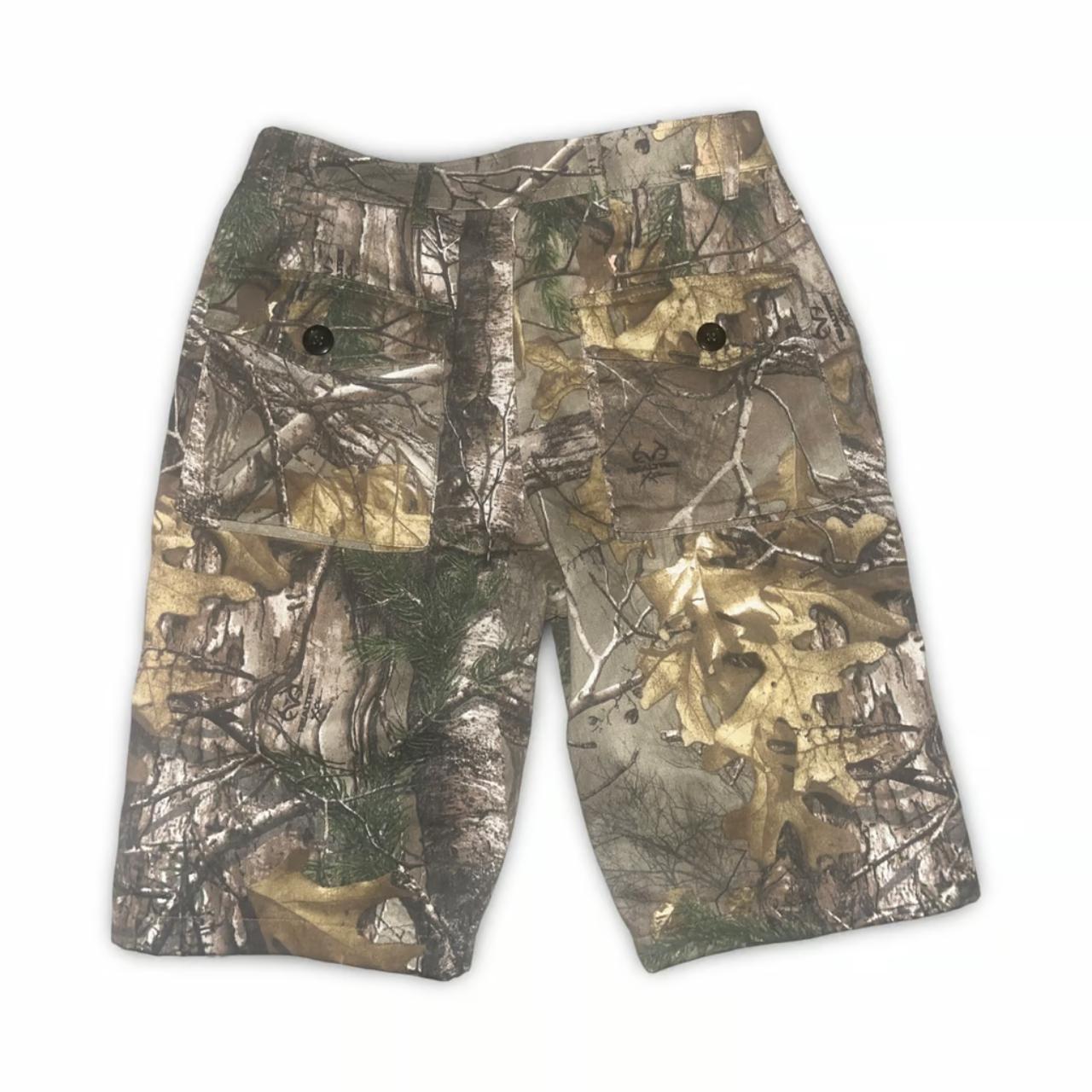 Realtree Mens Camouflage Khaki Shorts Vintage... - Depop