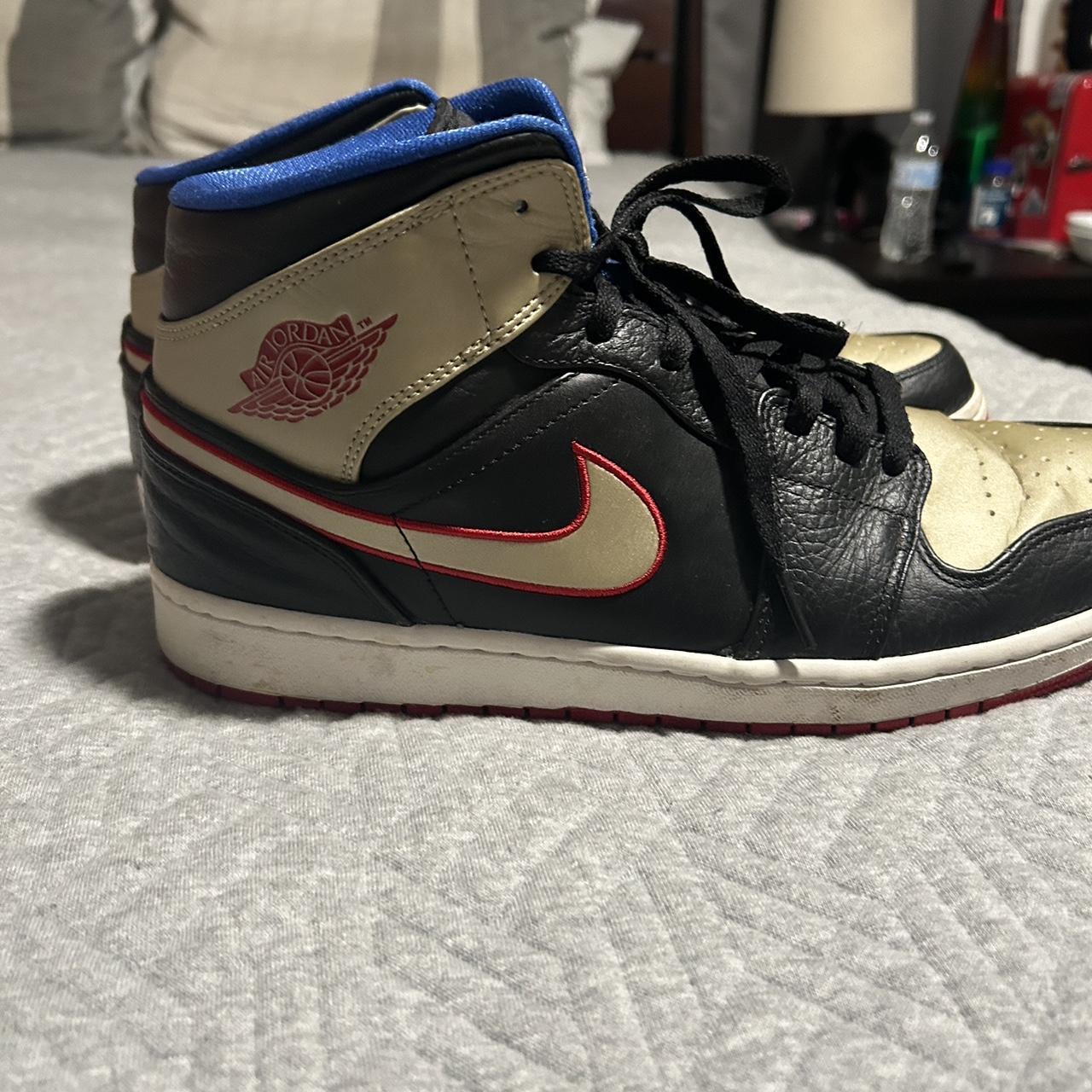 Jordan retro 1 mids Black gold reds Size 13 feels... - Depop