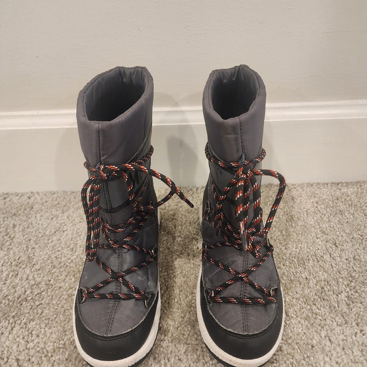 The original Moon Boot , excellent condition, worn... - Depop