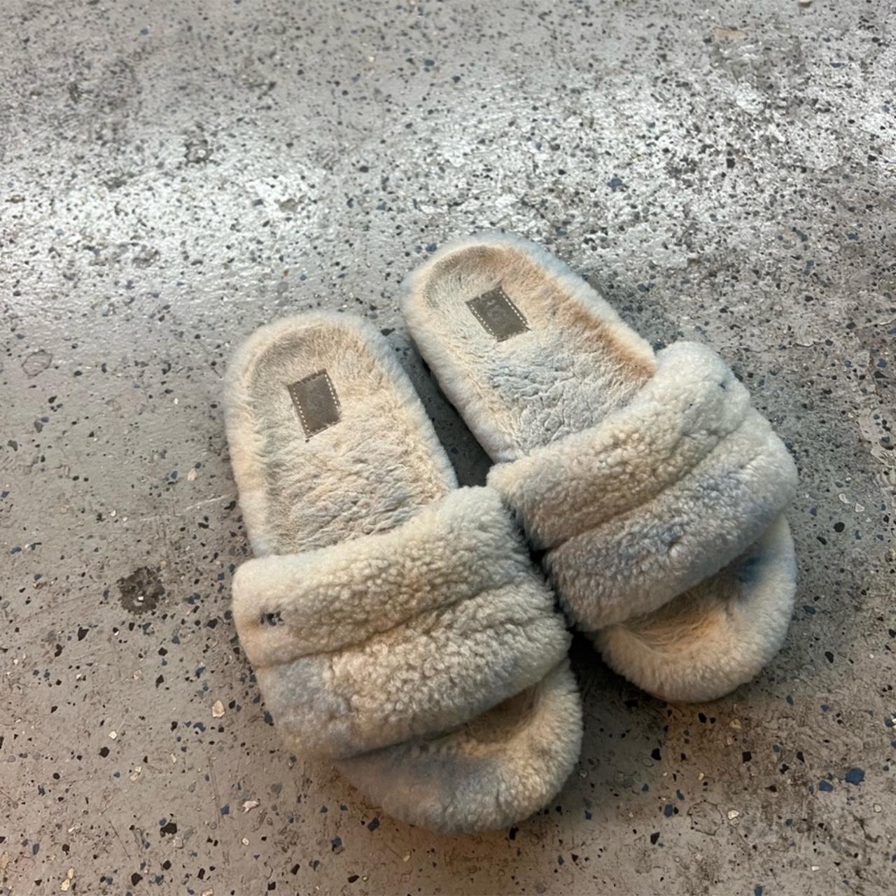 Ugg slides - Depop
