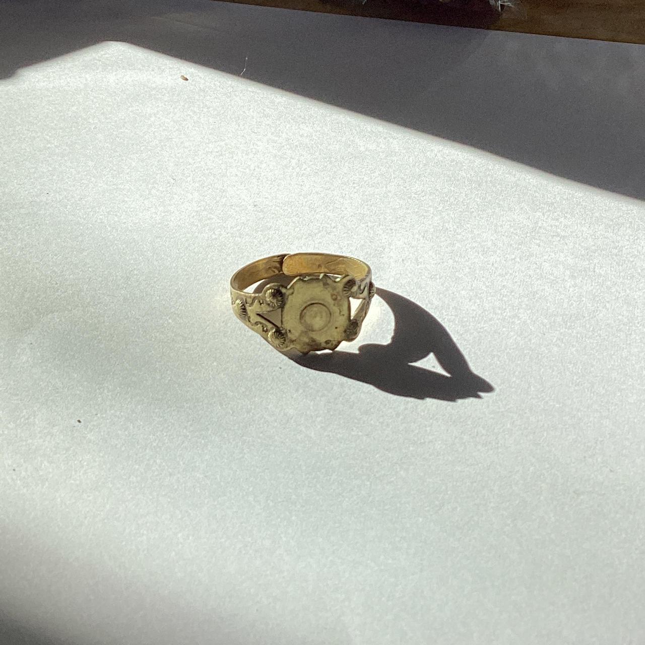 VINTAGE Gold tone ring with a unique, worn look... - Depop
