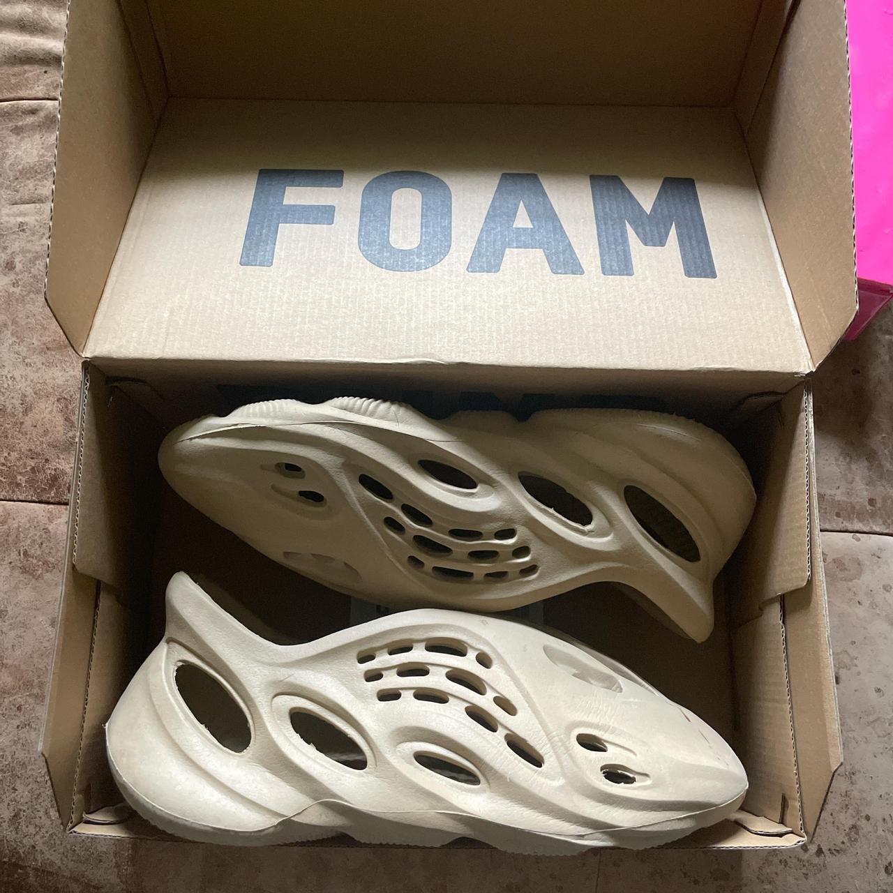 YZY foam RNR - Depop