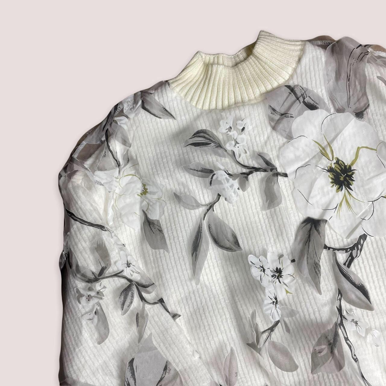 Women's Cream and Brown Jumper | Depop