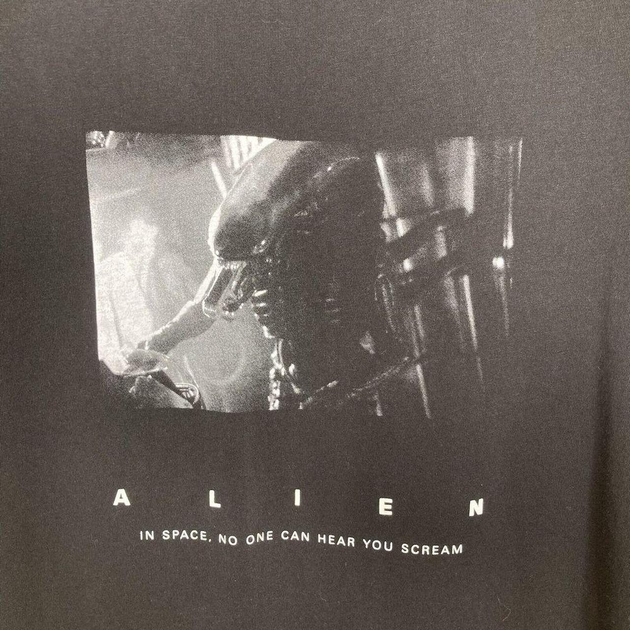 Uniqlo UT Alien Movie Graphic T shirt Mens Size... - Depop