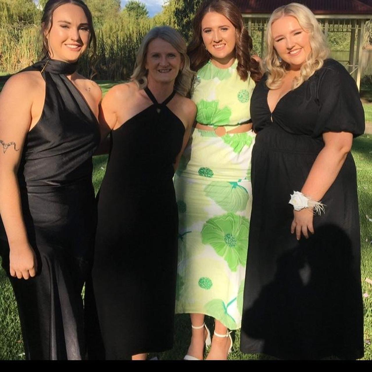 Sabo skirt green floral dress Size 10 Cut out on back | Depop