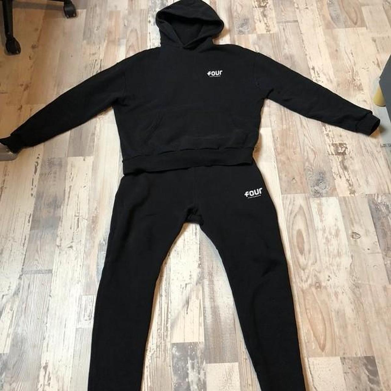 Four Amsterdam joggingpak - Depop