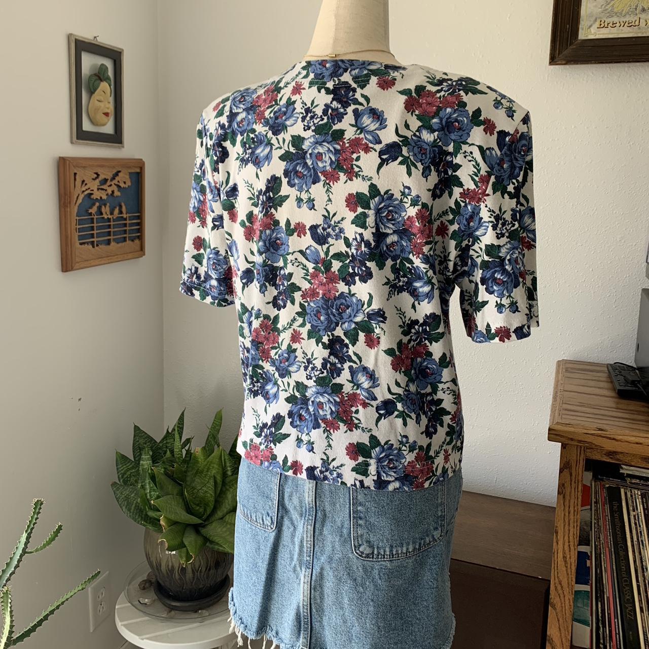 True vintage Button Down Floral Top with Shoulder... - Depop