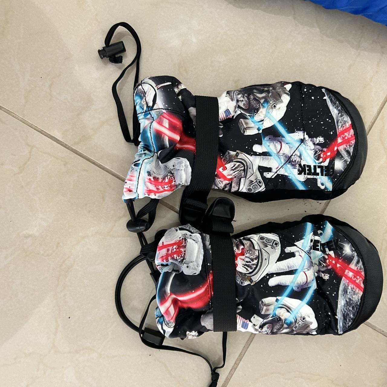 Celtek Kids stormdry Snowboard Mitts / Mittens, kids... - Depop