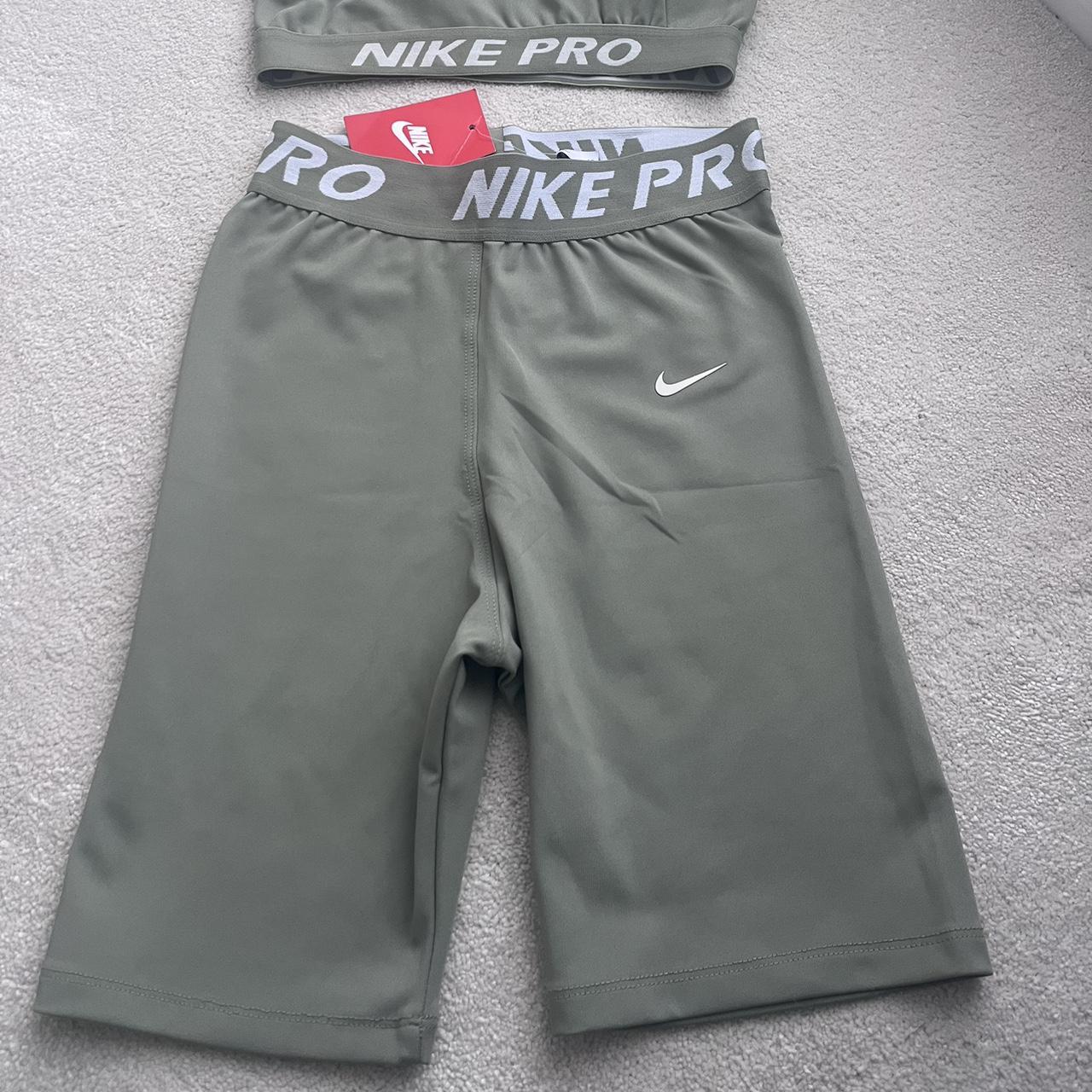 Nike pro set. Fits perfect, BRAND NEW. Size small!! - Depop