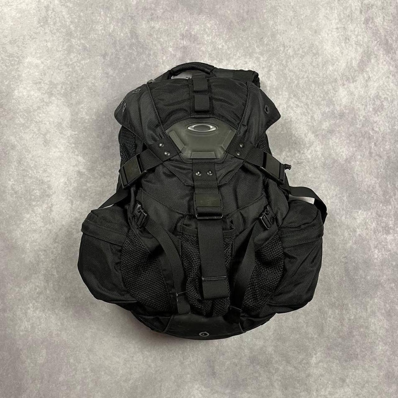 Vintage Oakley Icon Backpack Multistraps - Depop
