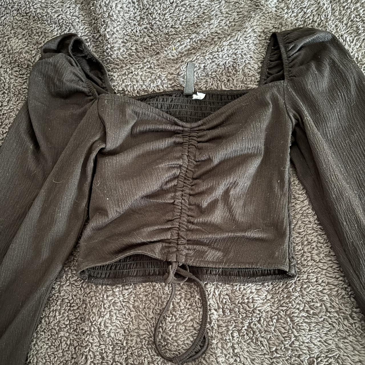 black h&m cropped top. worn a handful of times - Depop