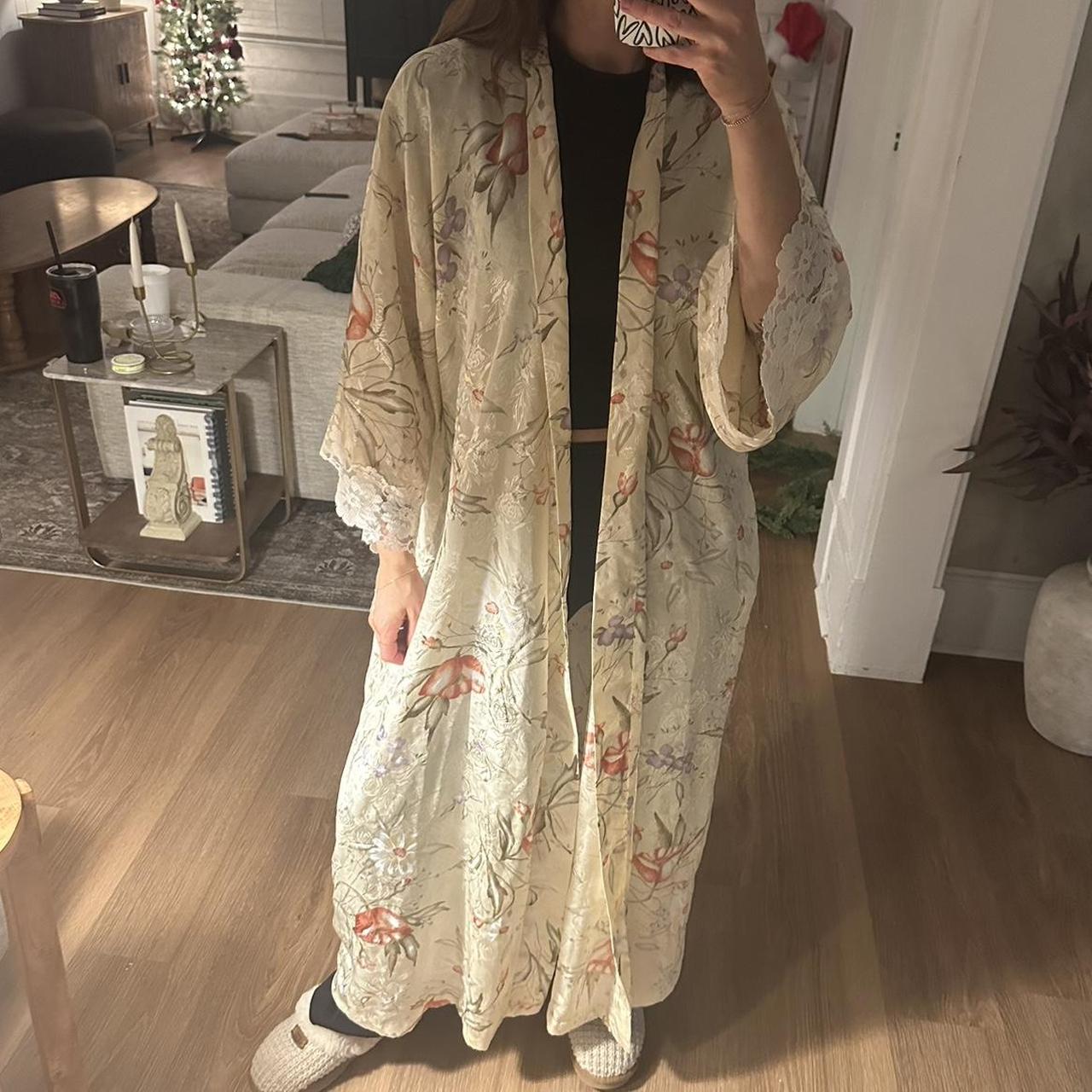 Vintage cream and white silk kimono robe with lace... - Depop
