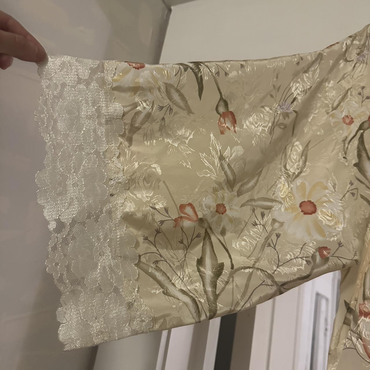 Vintage cream and white silk kimono robe with lace... - Depop