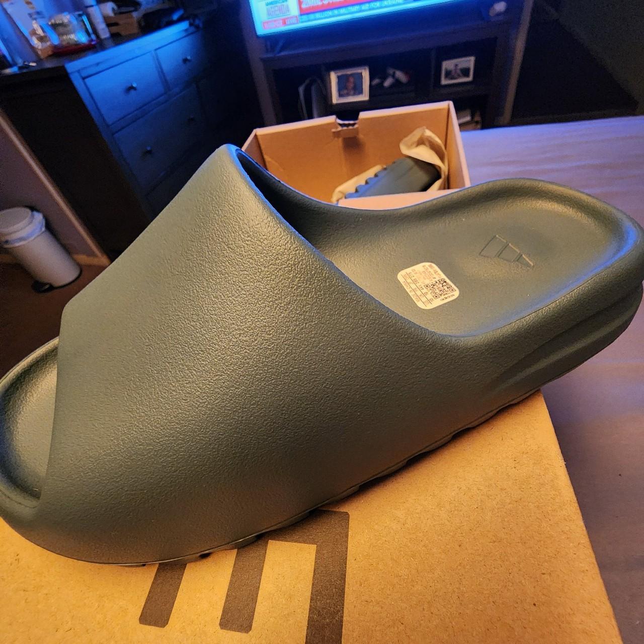 YZY SLIDE SIZE 10 US New - Depop