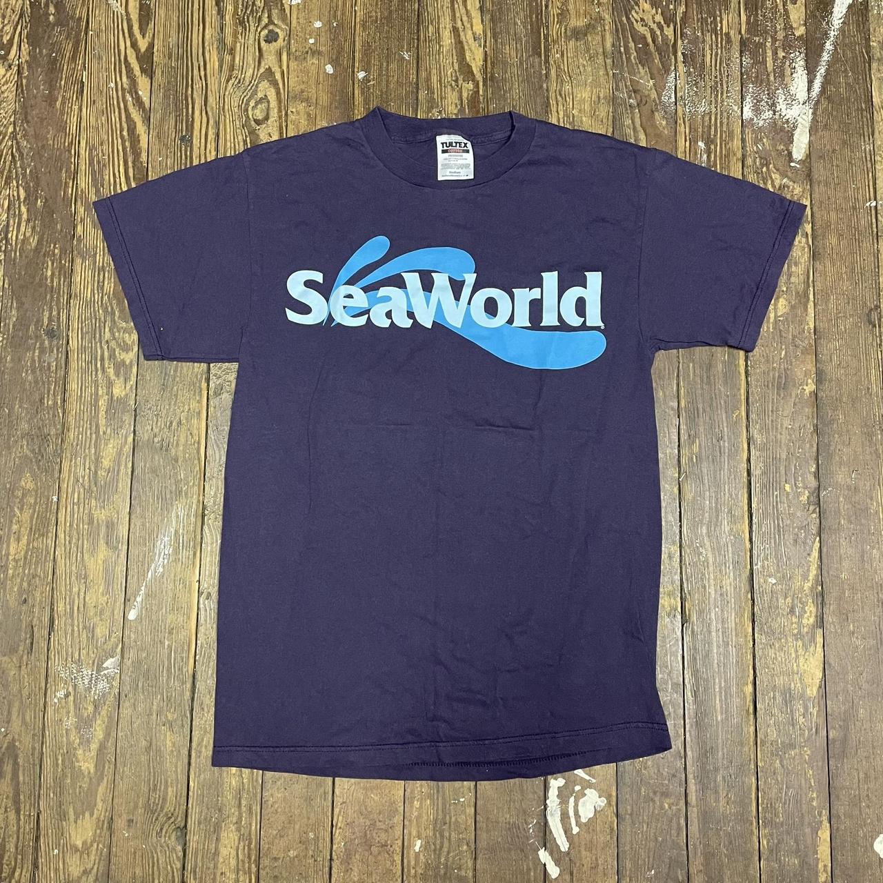 Vintage 90s Seaworld T-shirt. Great... - Depop