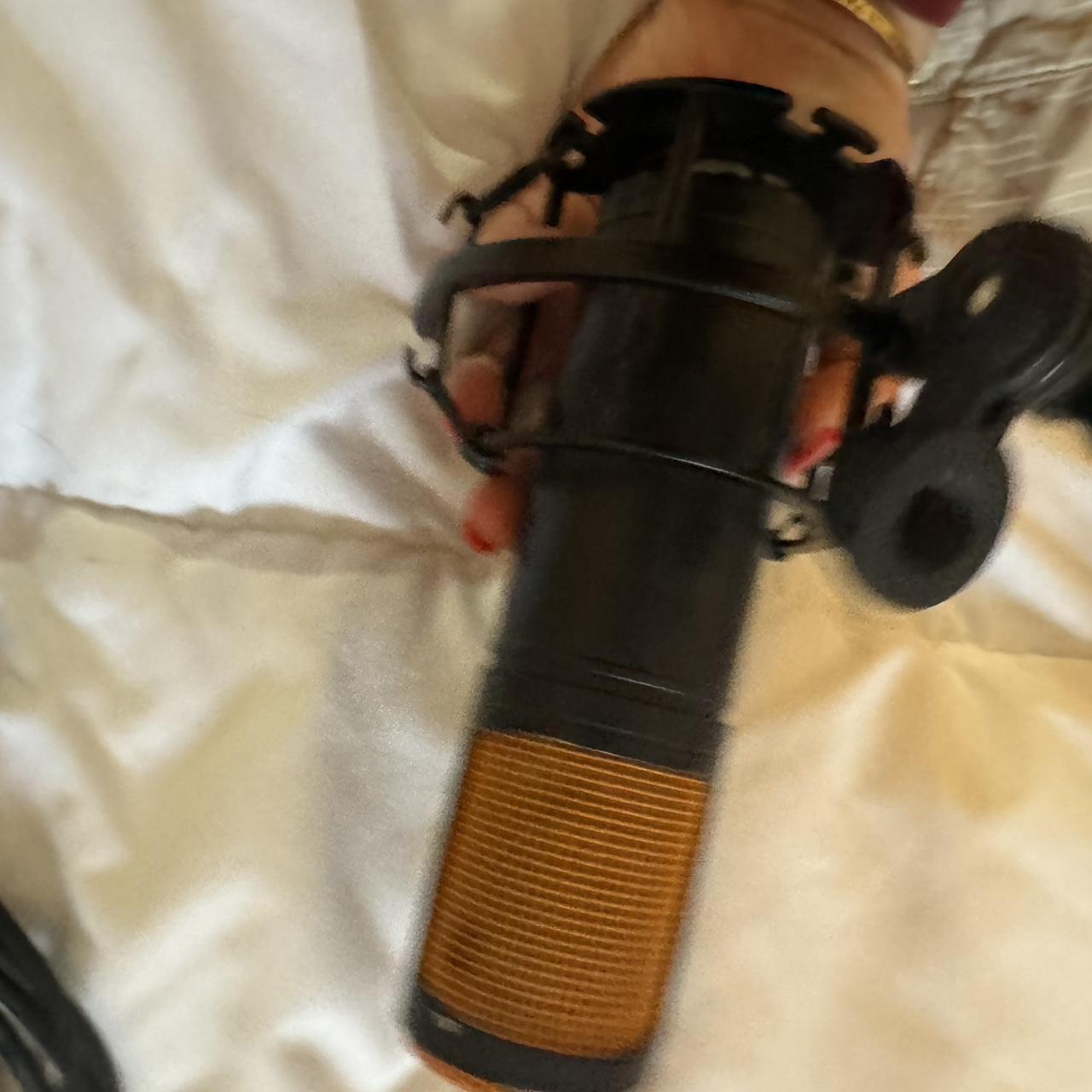 Microphone retail $400 | Depop