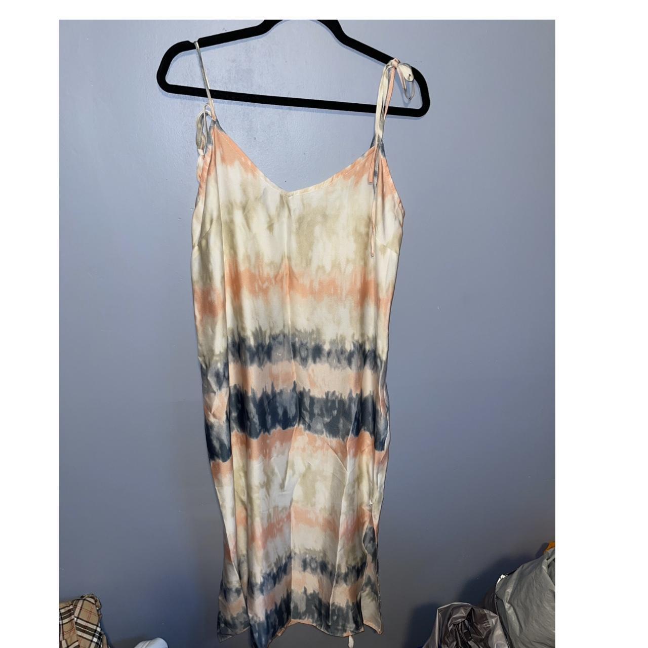 missguided satin dress perfect for a beach vacation... - Depop