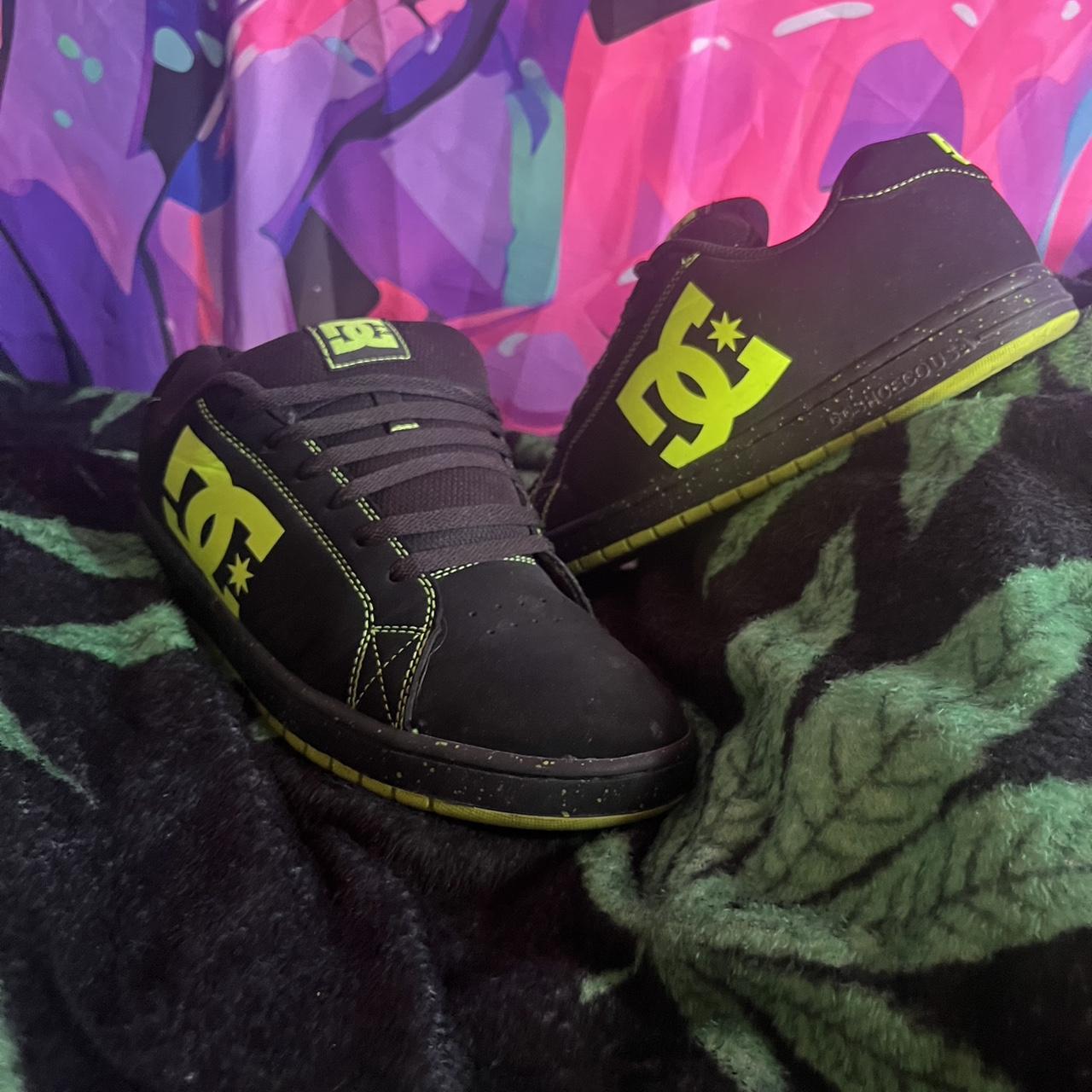 Black and yellow DC Shoes #skater #skaterstyle | Depop