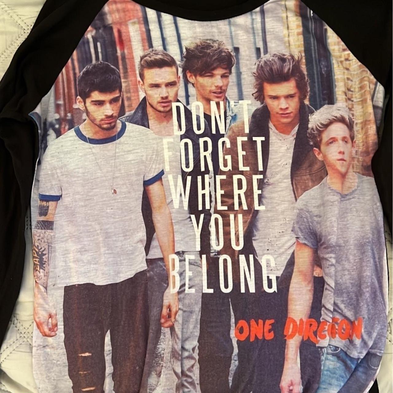 One direction band worn a couple times very cute. - Depop