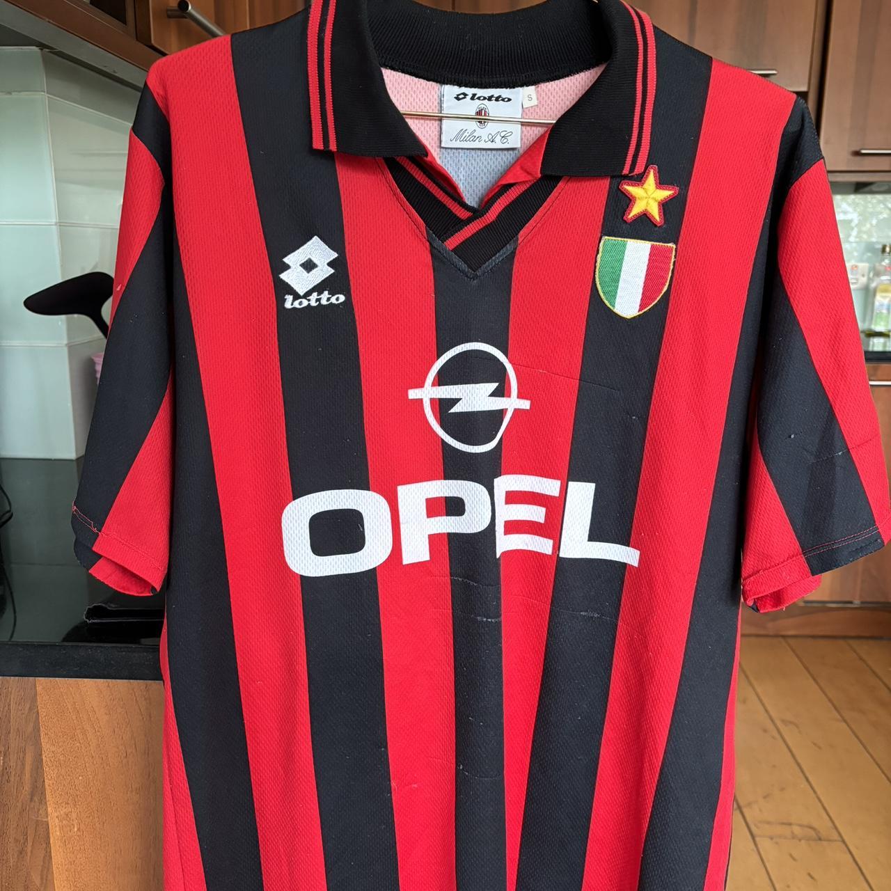 Milan 1996-97 Baggio kit | Depop