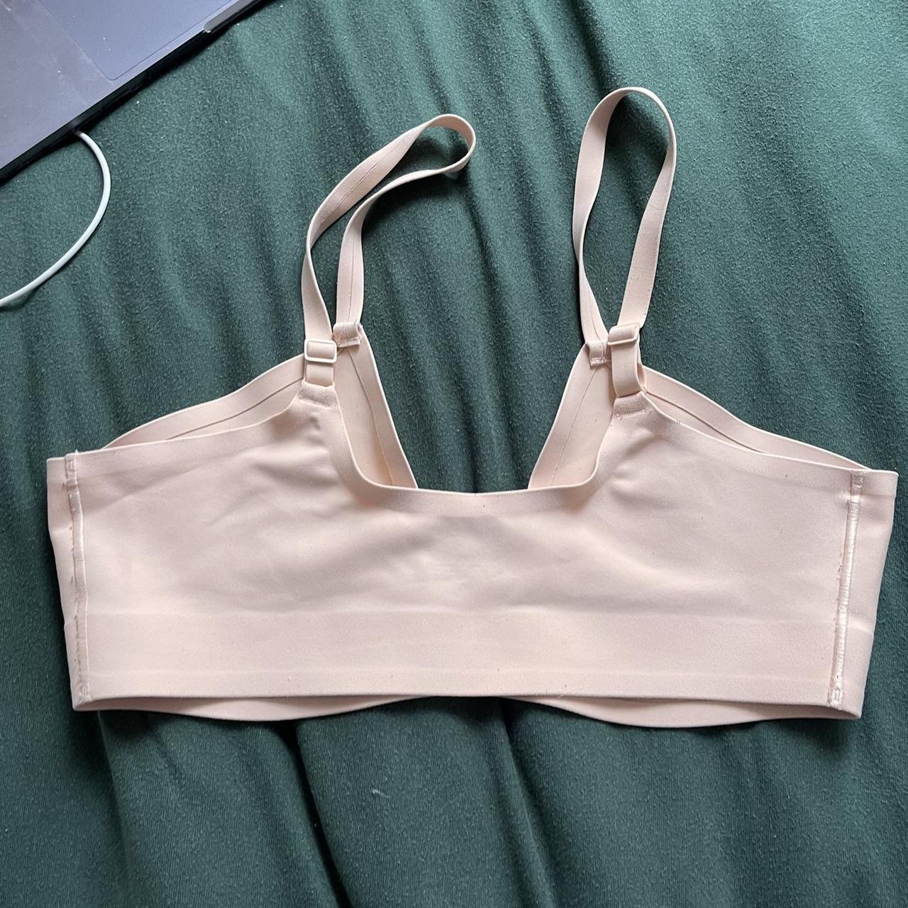 Parade Women's Tan and Cream Bra | Depop