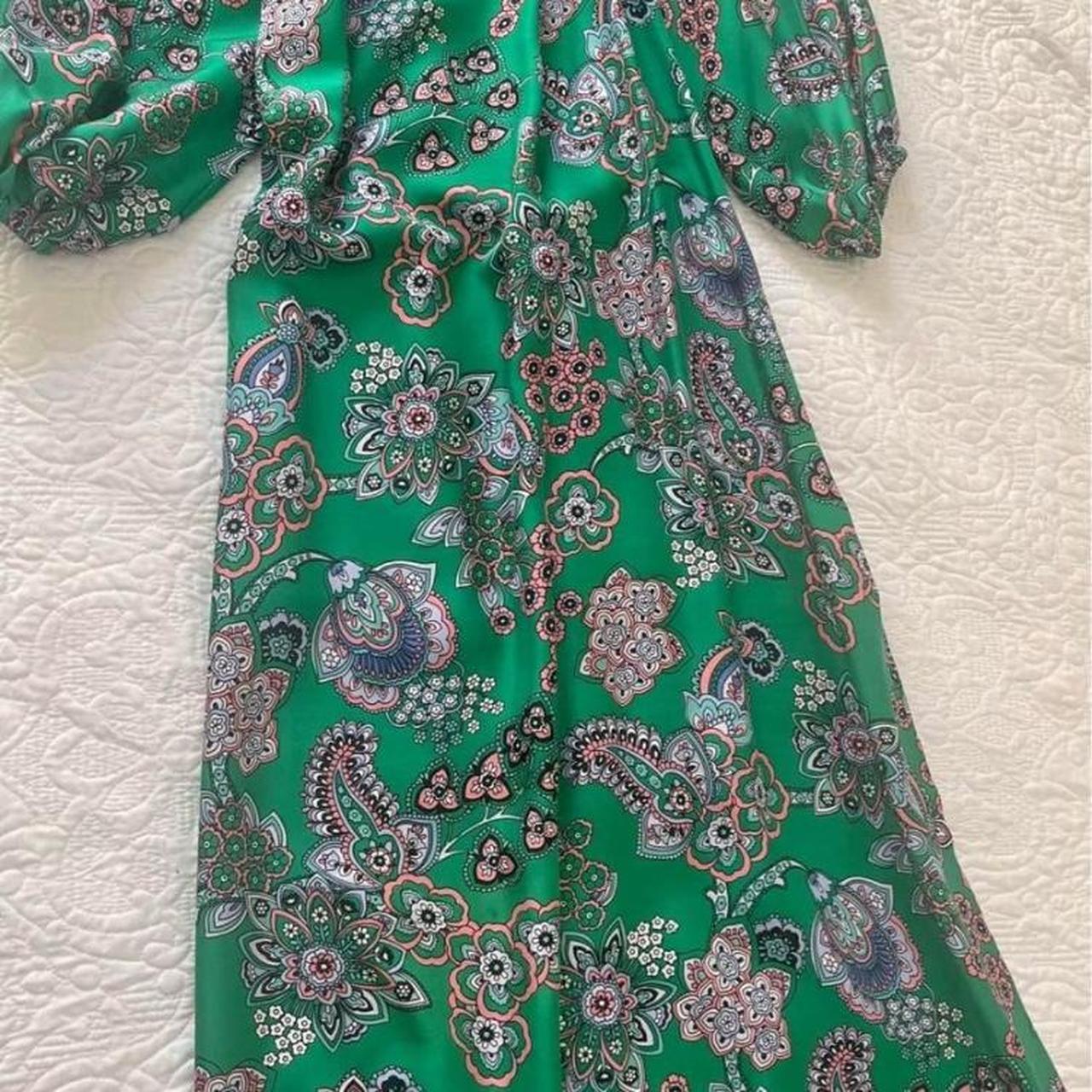 Scanlan Theodore silk green maxi dress with paisley... - Depop