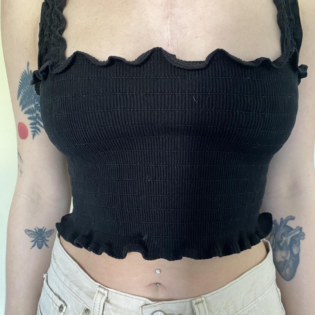 Reformation cropped tank! Best fits size sm- md but... - Depop