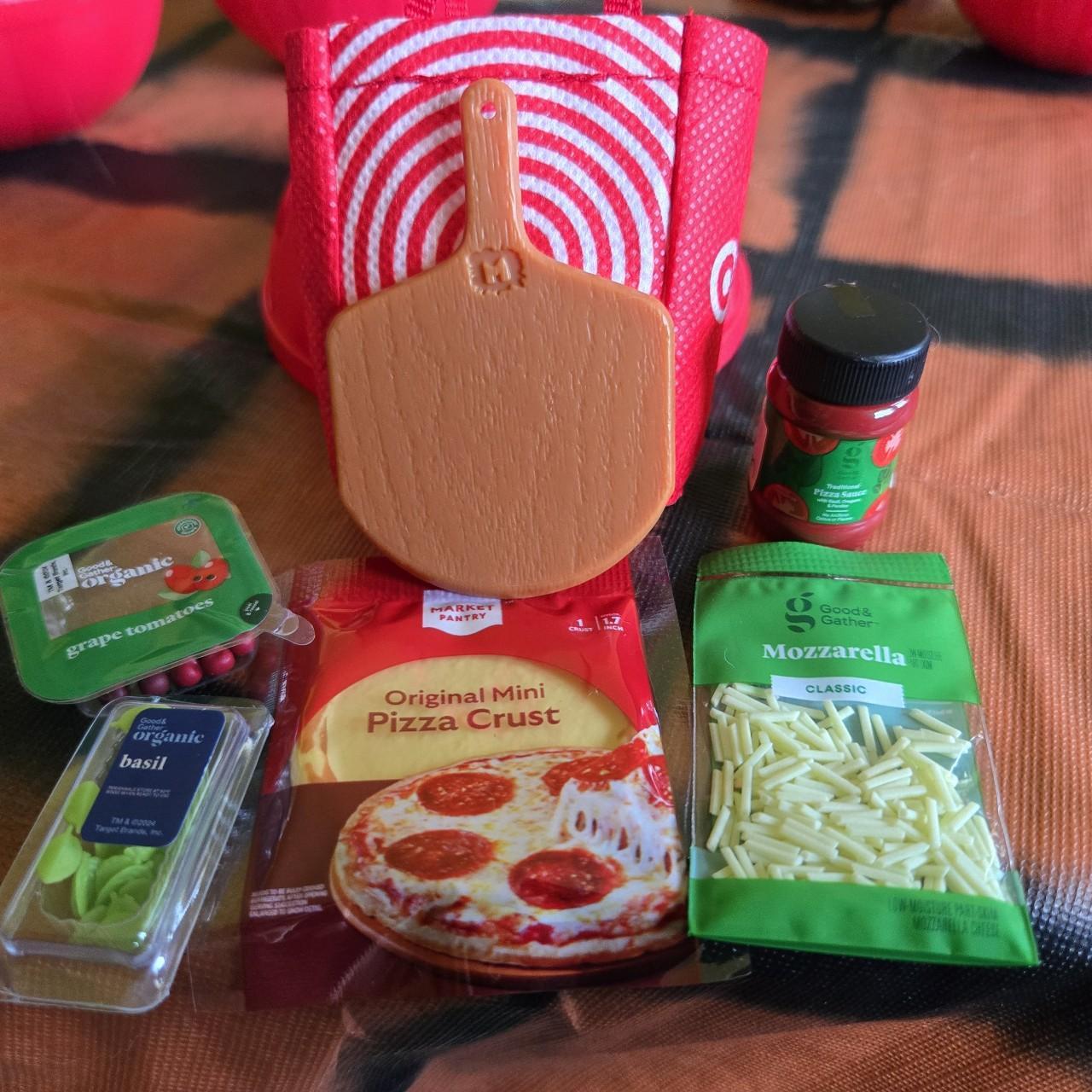 Miniverse Target Exclusive Margherita Pizza... - Depop