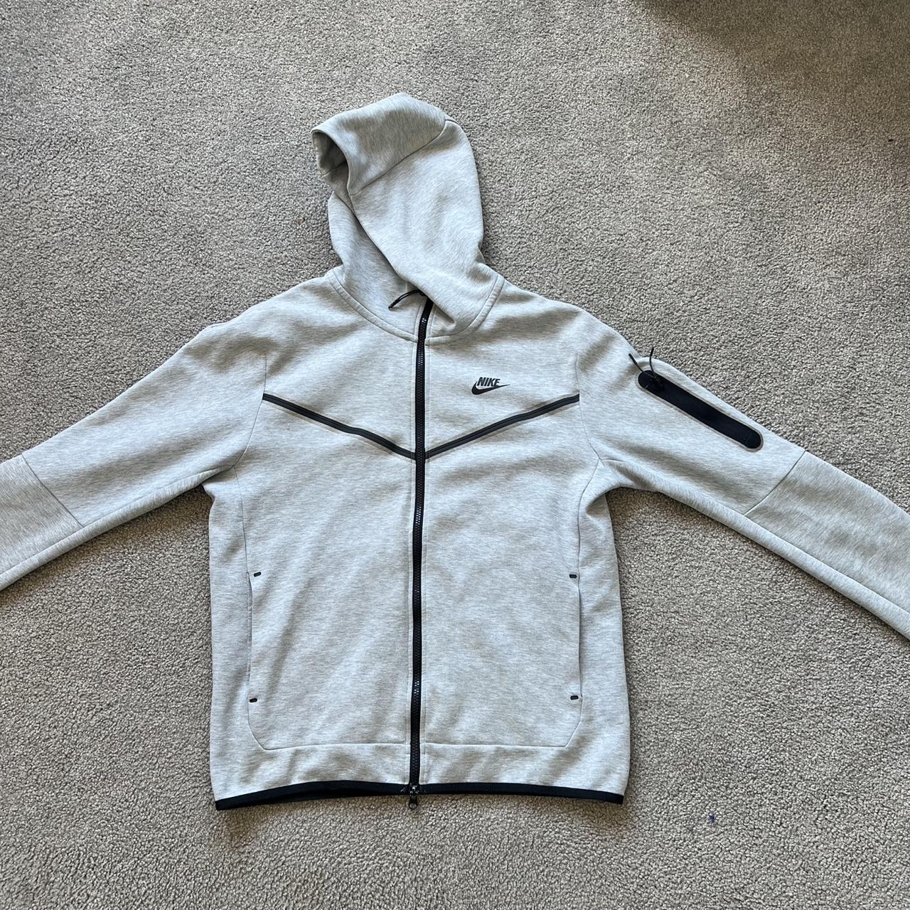 Grey Nike tech fleece - Depop