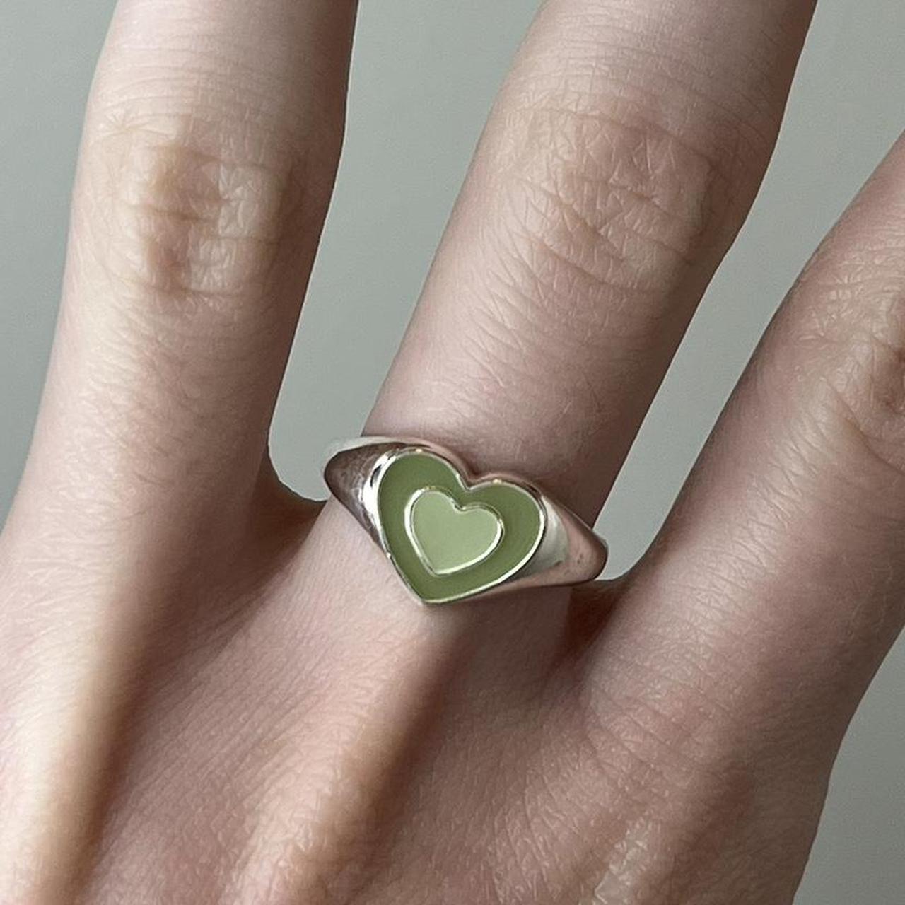 EVRY Jewels green heart ring Size 8; silver... - Depop