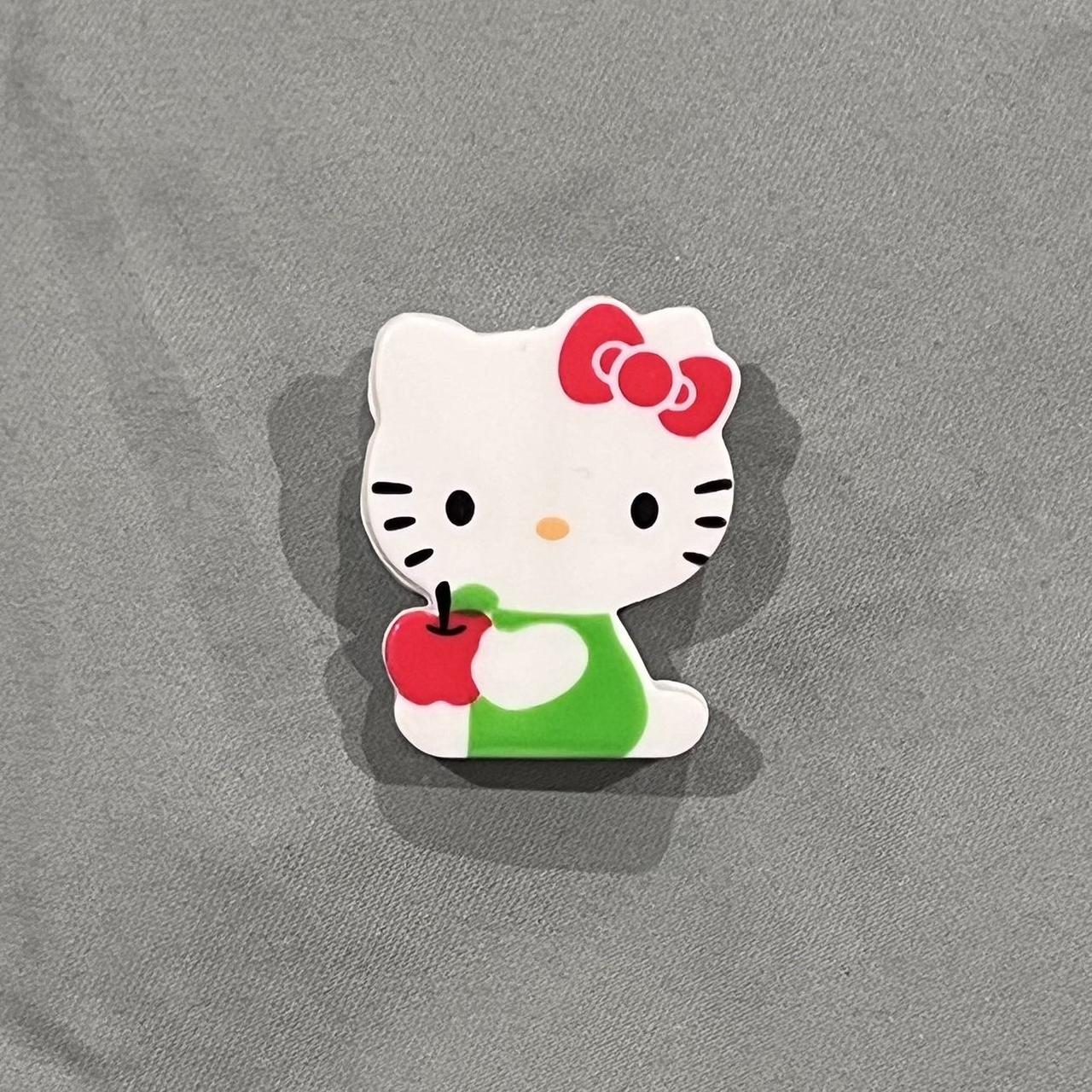 hello kitty hug apple Clamp super cute #hello kitty - Depop