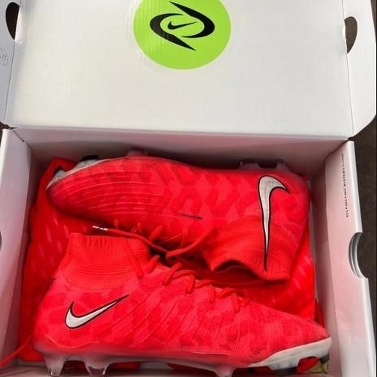 Nike Phantom Luna Elite FG - Depop