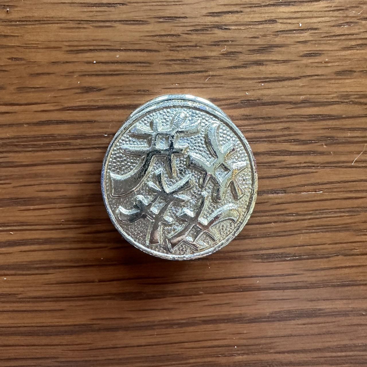 Gold scarf pin/brooch - Depop